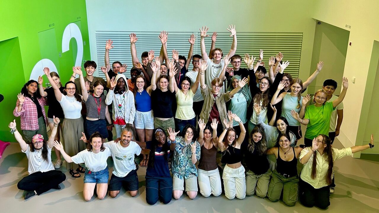 UWC Summer Camp: Jugendliche bauen Stadt der Zukunft | experimenta